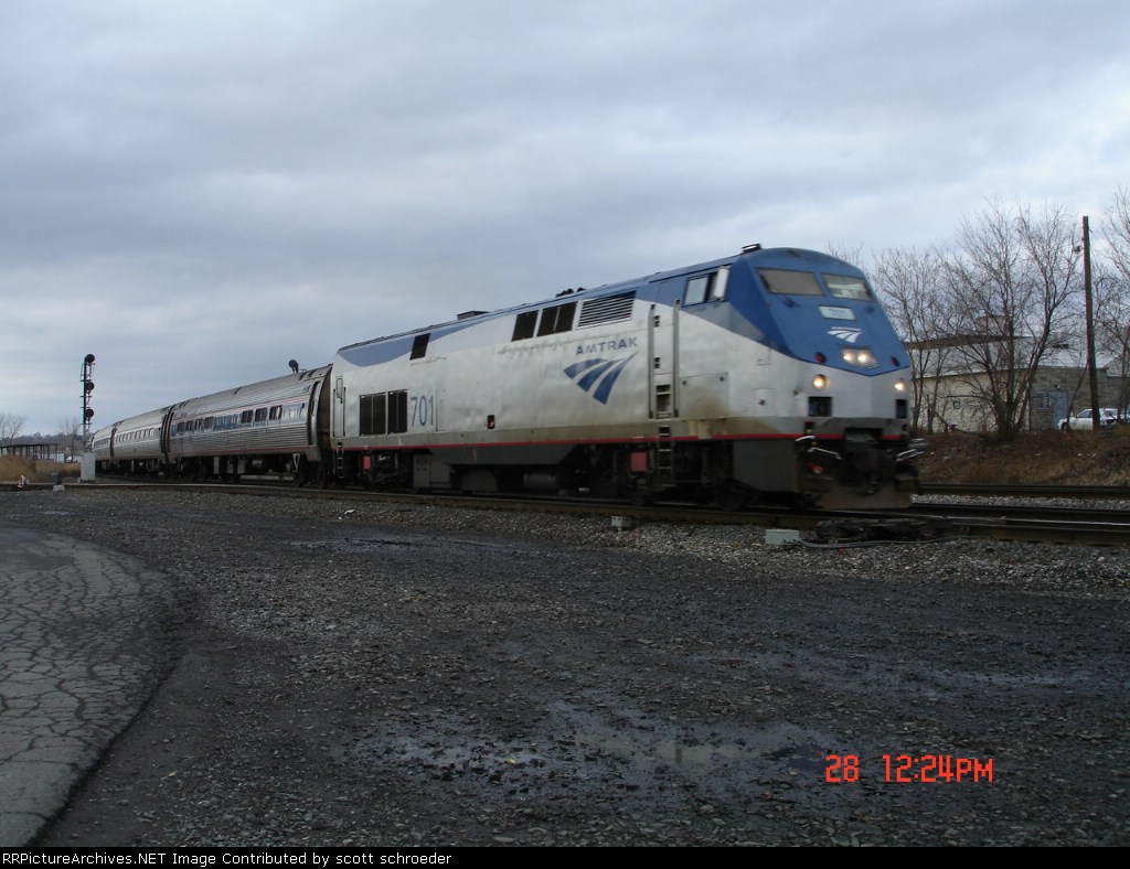 AMTK 701 with Train #286 EB on the #2 Track